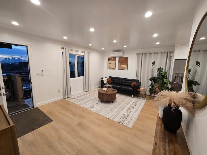 Comfort In The Heart Of Town. - Downtown - Los Angeles