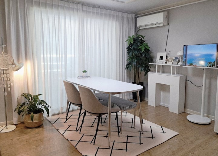 [연말특가] 13시퇴실.주차.조용한숙소 대구중심.명덕역5분 가족.출장.연박조기할인 - Daegu