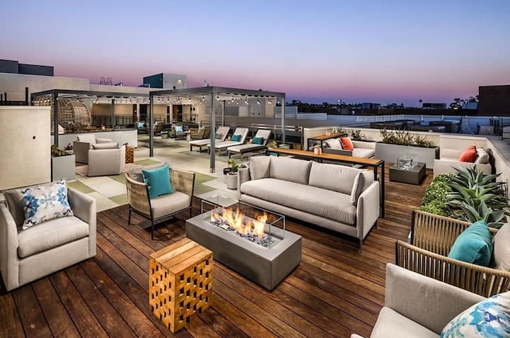 Laugh In The Lap Of Luxury In Sm * Free Parking * - Santa Monica, CA