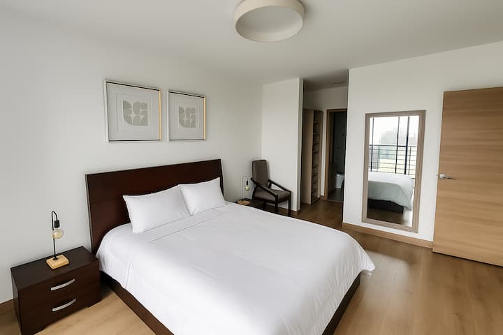 Suite Excelente Ubicación + Piscina+gym + Jacuzzi - Quito