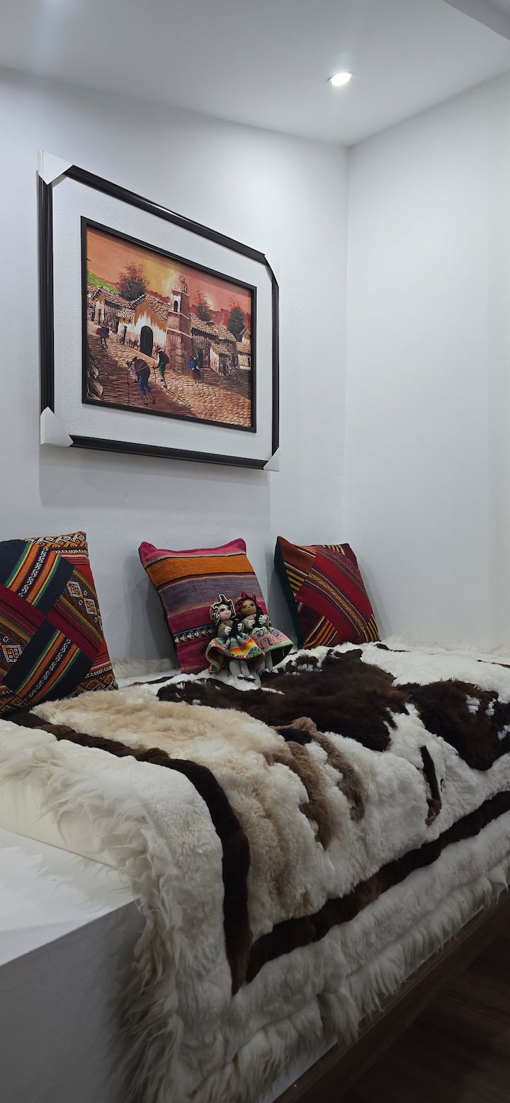 "Gold Wasi" Cerca A La Plaza De Armas Caminando. - Peru