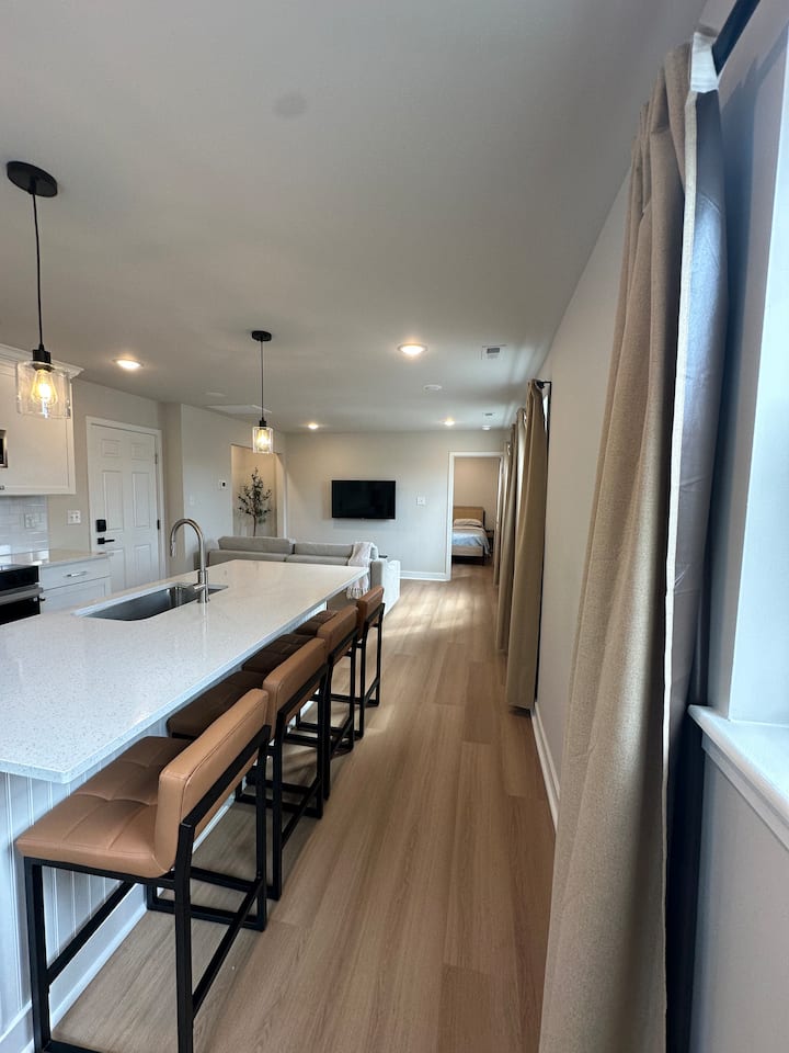Modern Comfort Near The Capitol - Charleston, WV