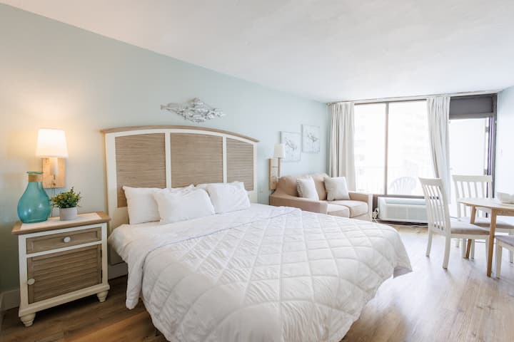 Ocean View | King Bed | Full Kitchen - South Carolina