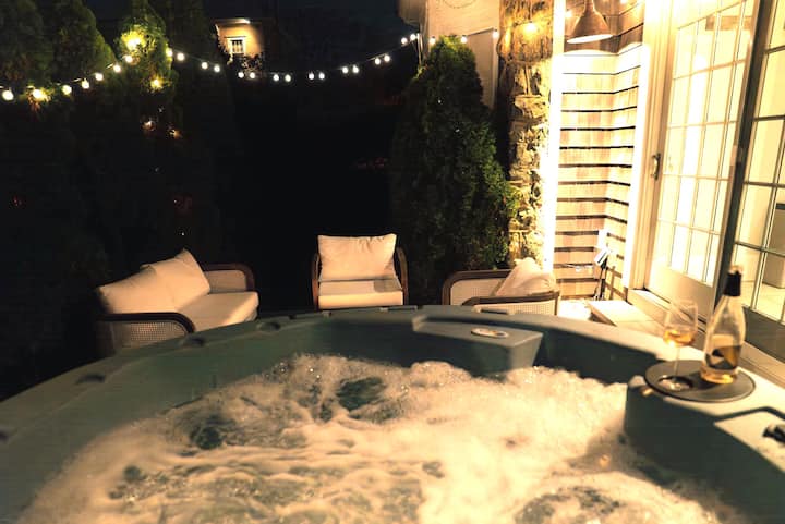 Group Friendly | Hot Tub | Fire Pit | No Bunks - Long Branch, NJ