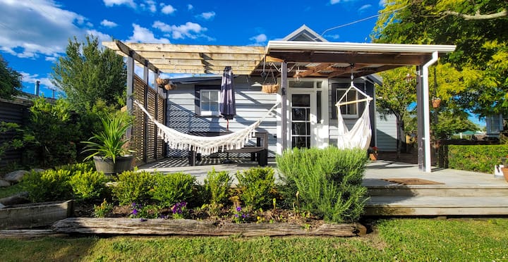 Urban Cottage - Masterton