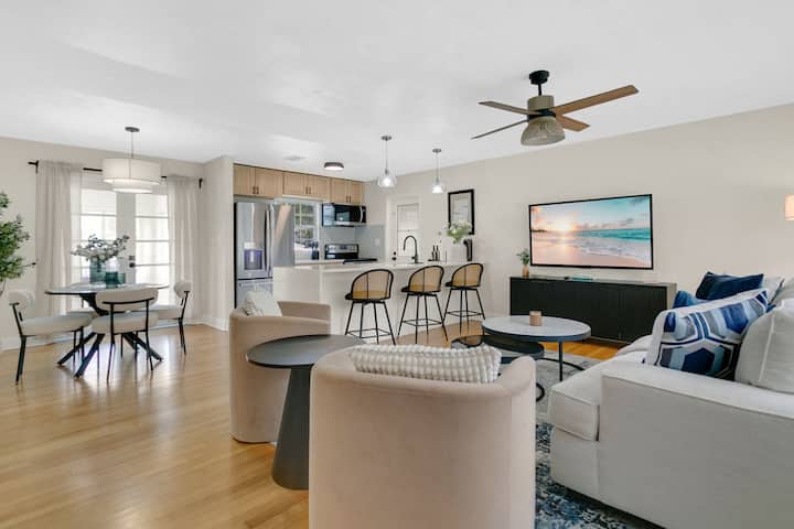 Modern Poolside Bungalow In The Heart Of Orlando - Camping World Stadium - Orlando