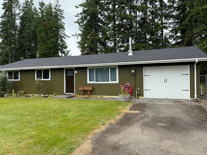 Robin’s Nest 3 Bedroom Home - Forks, WA