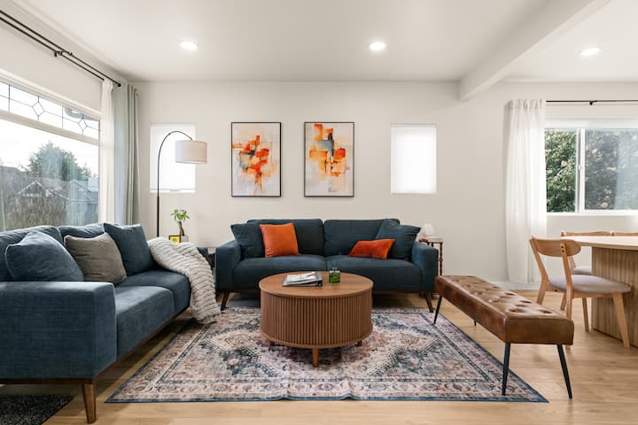 Modern 5br By Green Lake | 2 Kitchens • Sleeps 12 - Shoreline