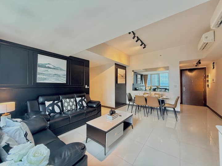 Luxe Elegant 3-bedroom | Uptown Bgc | 300mbps - Taguig