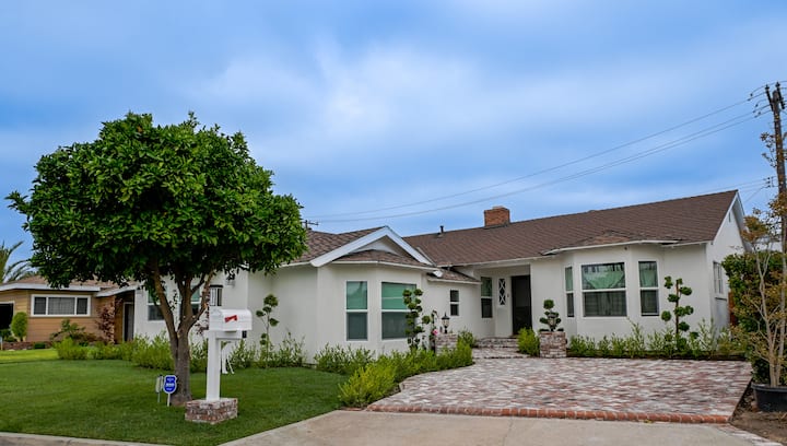 Centrally Located,clean & Cozy,home Away From Home - ダウニー, CA