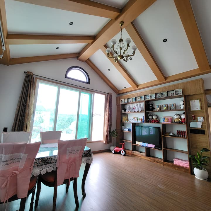 풀옵션.독채2층.황토찜질방.넓은주차장.침대4개.욕실3개.화장실2.최대15인. - Gangneung-si