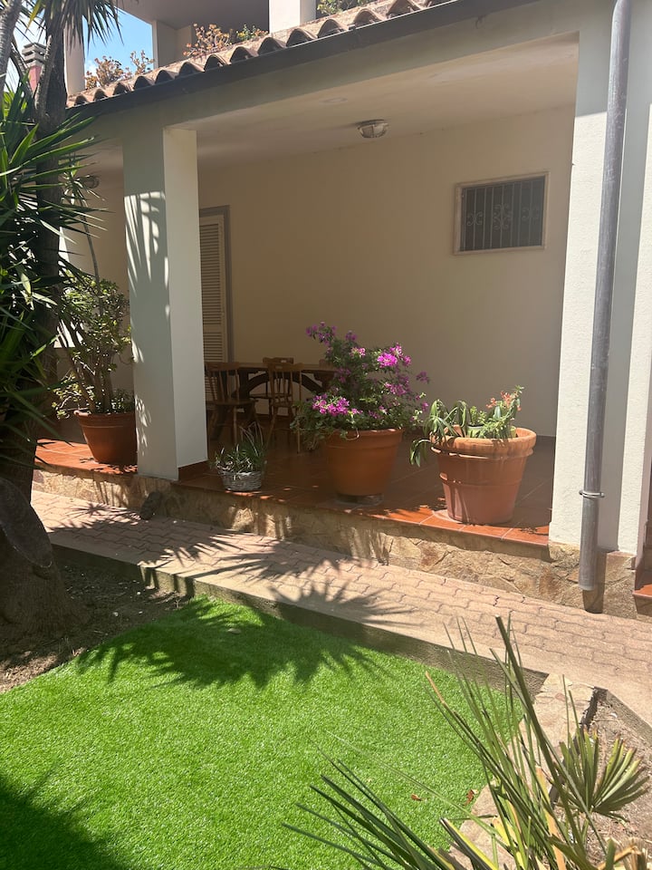 Mary’s House Garden - Monti