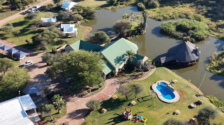 Stay With Pioneer Lodge - Lephalale