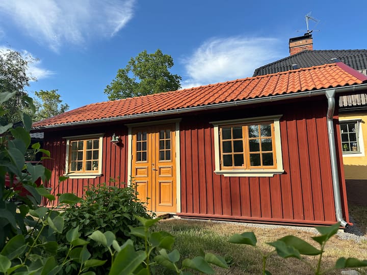 Cute Red Cabin Next To Stockholm City. - Stockholm