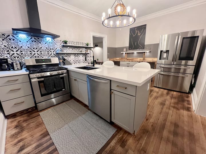 Farmhouse Flat @Tower Grove Park - St. Louis, MO