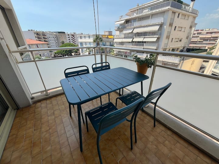 Beau T2 Avec Terrasse, Proche Mer Juan Les Pins - Antibes