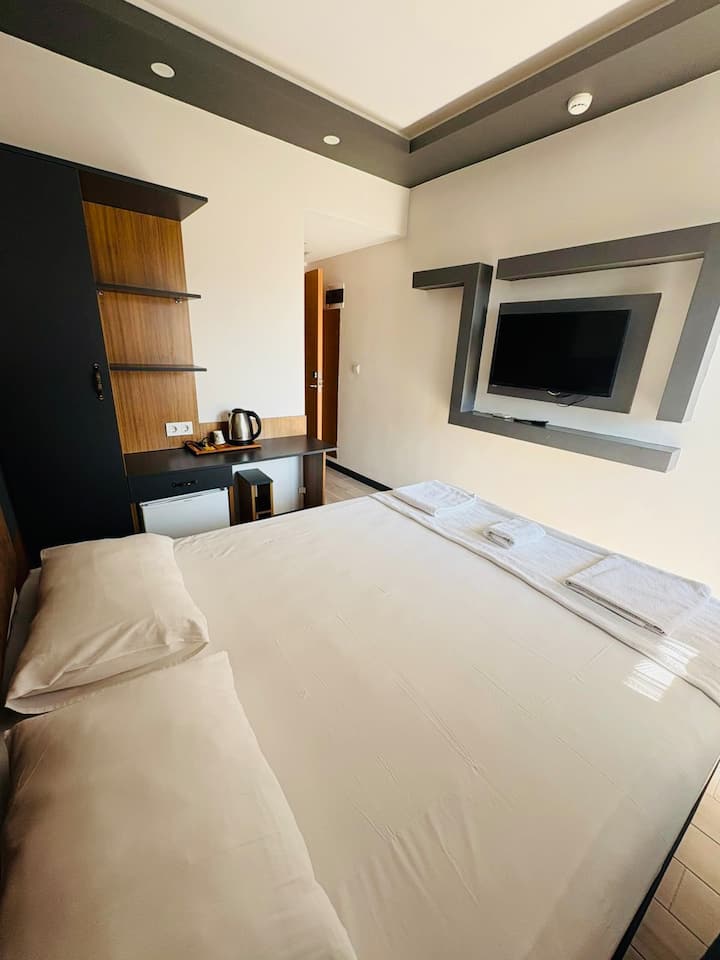 Denize 1km,açık Büfe,havuzlu - Sarıgerme