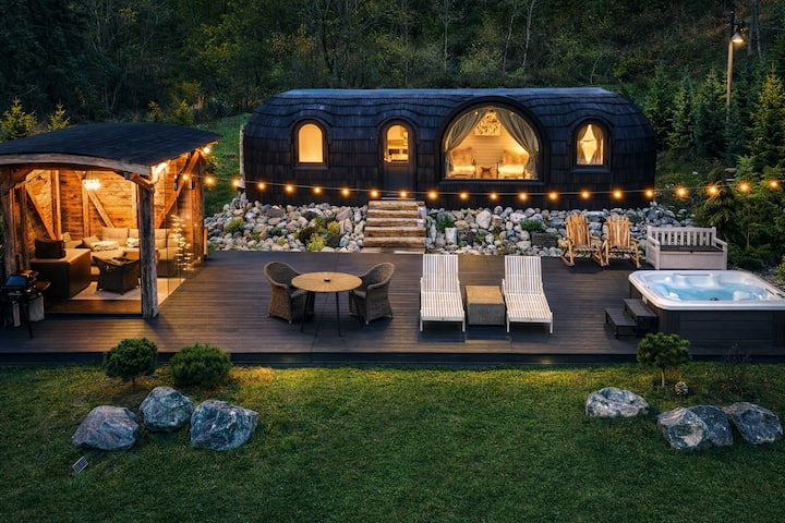 Friday Inn Igloo - Hot Tub, Privacy, Nature & Pond - Talea