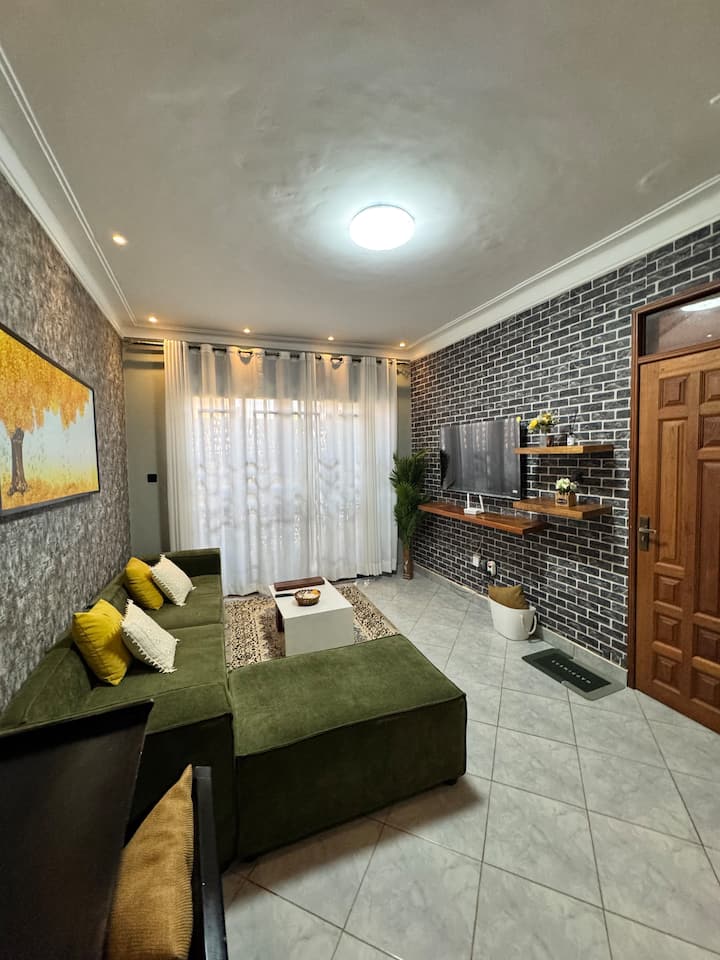 Starlight Homes Kyanja 4 With Airport Pickup - Kampala