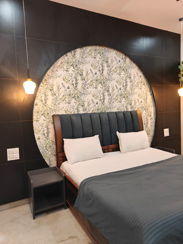 Homely 4bhk Space | Ground Floor | Sector 118 - Sahibzada Ajit Singh Nagar