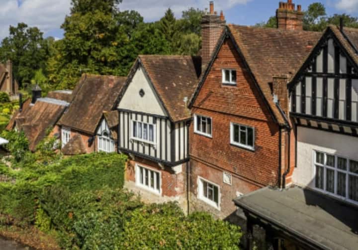 Part Of A Victorian Manor House - Royal Tunbridge Wells