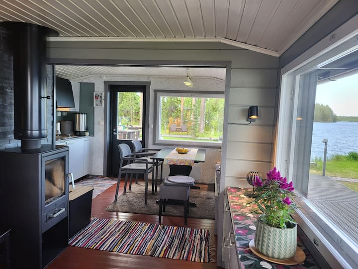 Uniikki Mökkikohde Kemijärven Rannalla - フィンランド