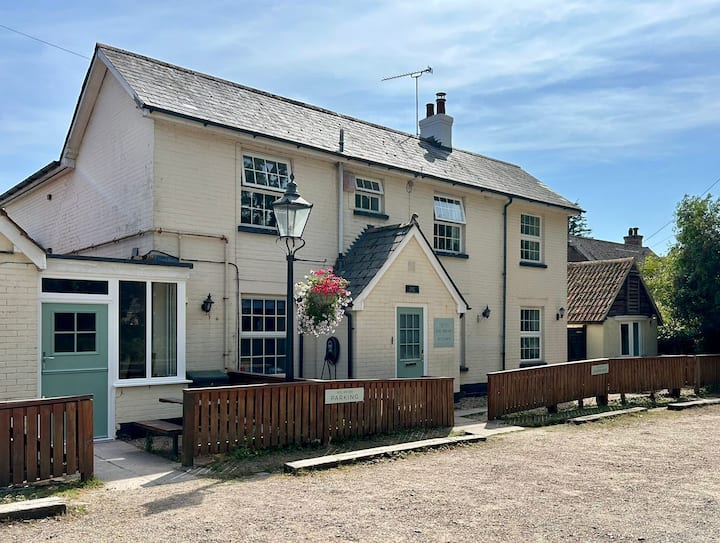 Tamworth Sty @ The Pigs' Pantry - Brockenhurst