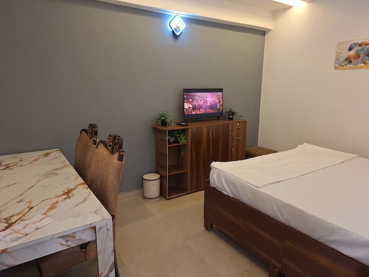 Spacious 2bhk For Celebrations - Ghaziabad