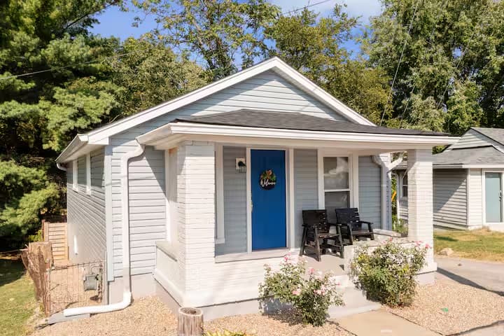* New * Cozy Home In Camp Taylor - ルイビル, KY