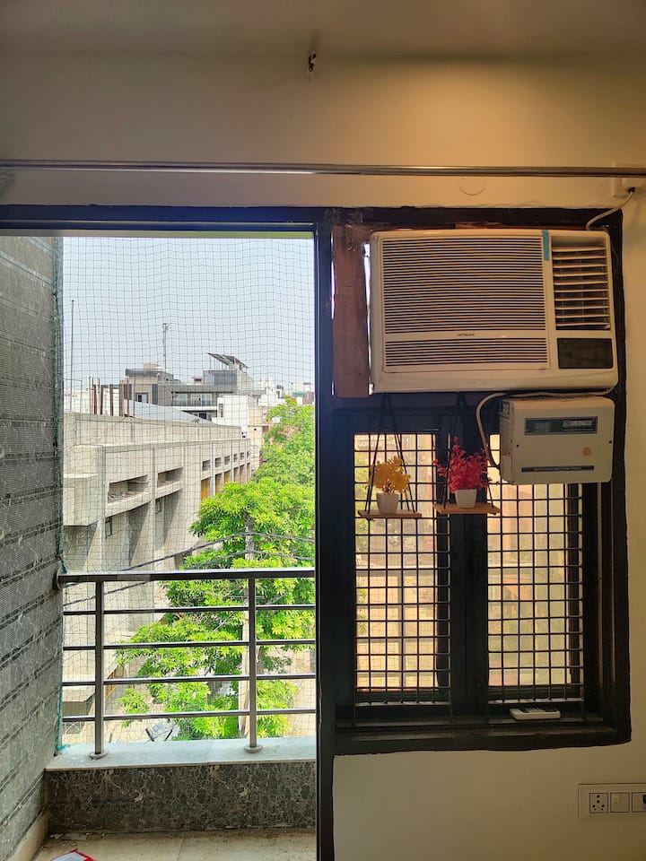 Private 2 Rooms (80m Walking Distance To Metro) - Delhi