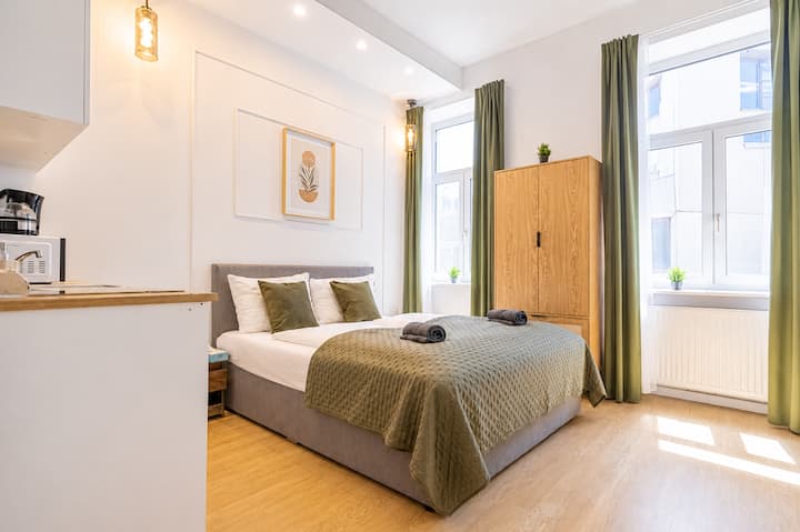 Near Meidling Station | Studio Apt. W/ Wifi & Tv - Vienna