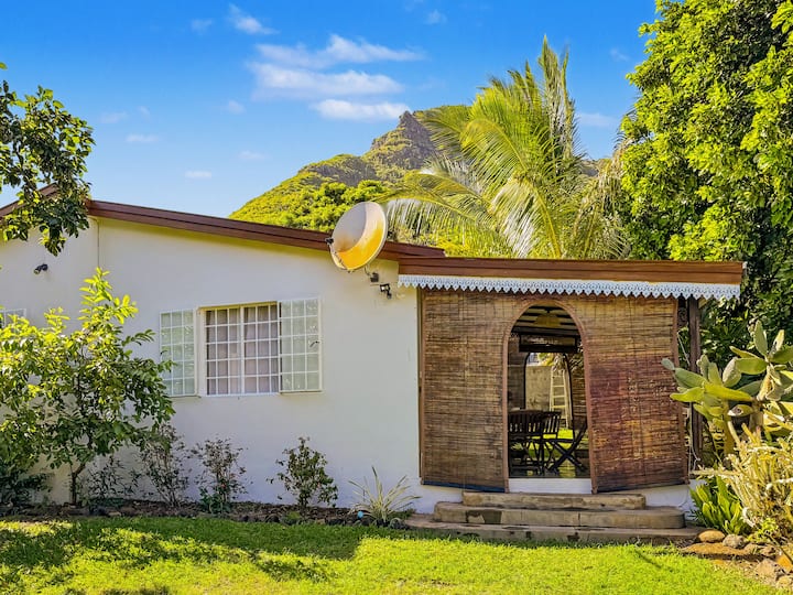 Walk Everywhere ! Charming House W/ Ac & Garden - Mauritius