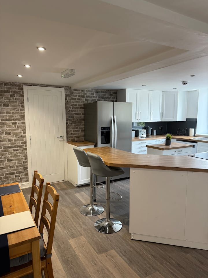 Number 19 Guest House Apartment - Barrow-in-Furness