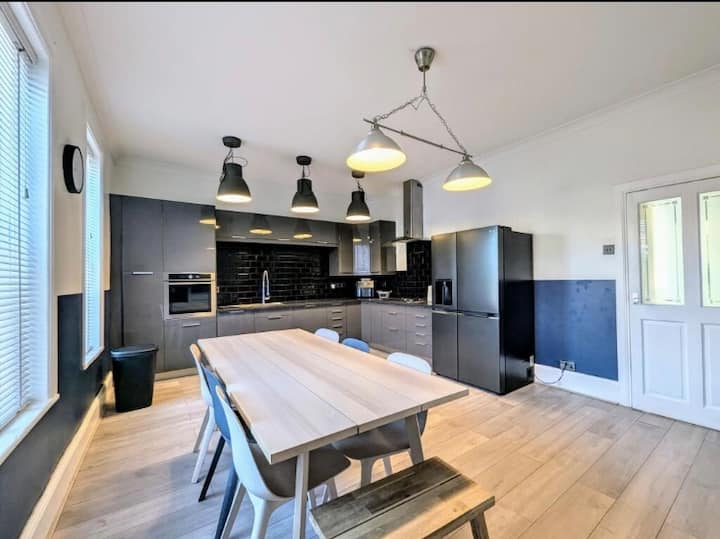 Spacious 4-bed Home From Home - Tynemouth