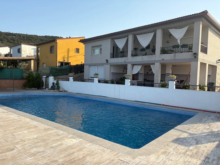 Gran Casa Familiar Con Piscina Y Barbacoa Privada - Tordera