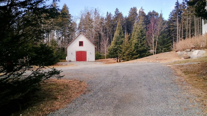 Loft/barn At Binna Burra - Stonington, ME