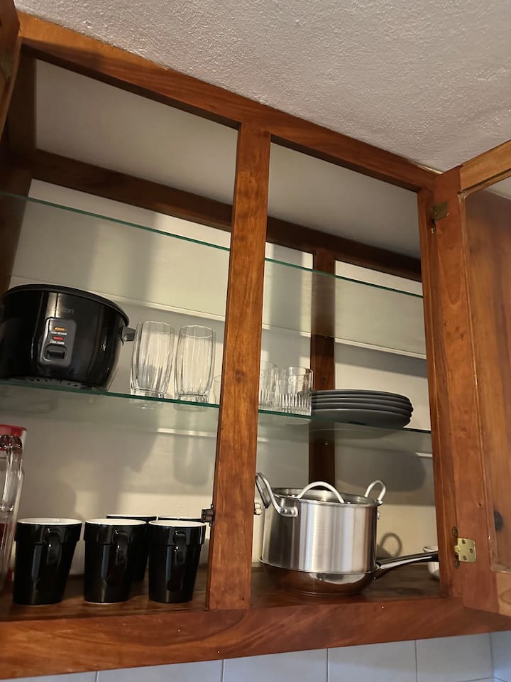 Comfy1 En-suite With Ac, Hot Water, Tv, Wi-fi, Kit - Kingston, Jamaica