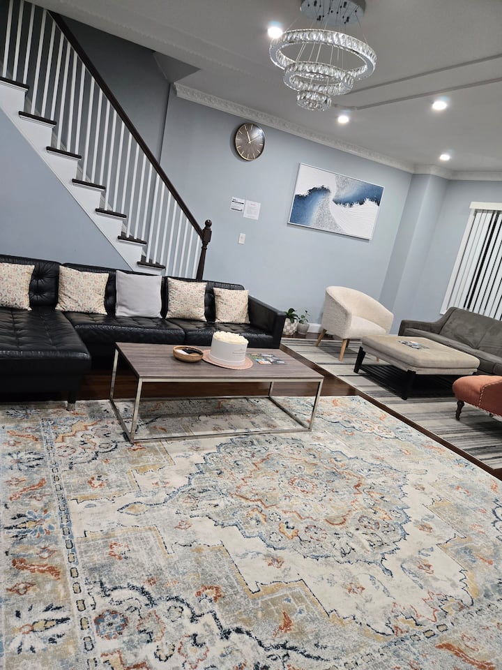 Snow Lion Modern House 2 - New York City