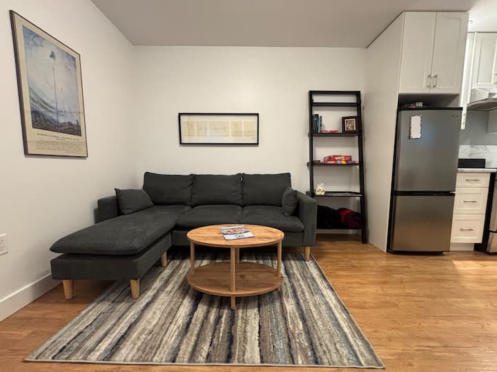 The Pine Nook
Steps To Downtown Nanaimo - 나나이모