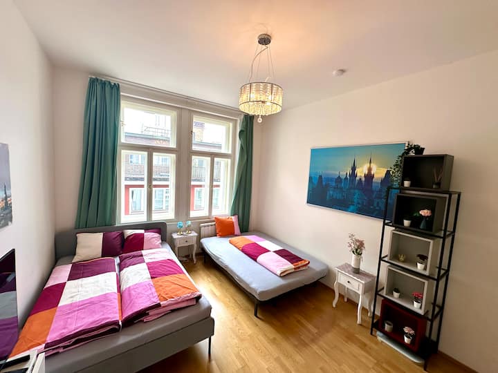 Free Parking - City Center Apartment Prague 1 - Prague