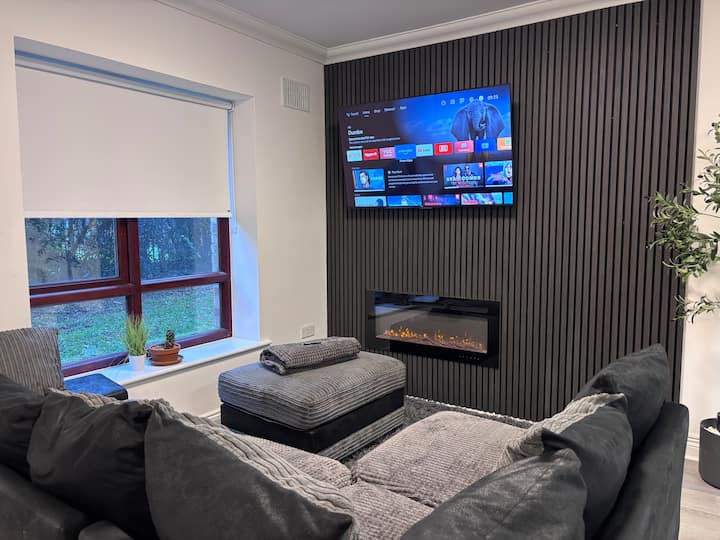 Modern Spacious Flat Near City/airport, Park
&Wifi - Dublin