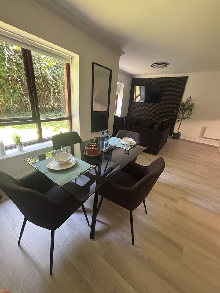 Modern Spacious Flat Near City/airport, Park
&Wifi - Portmarnock