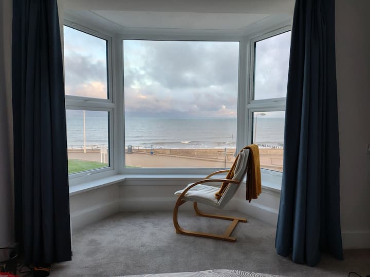 Stonesthrow (From The Beach) - Hornsea