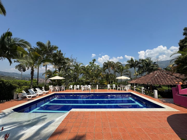 Villa Tradicional - Pool/cancha/kiosko/25pax. - Copacabana