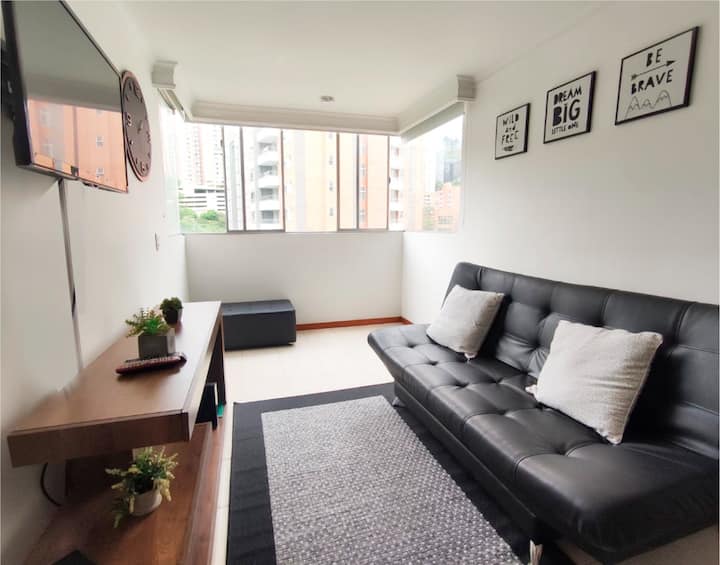 Apto Poblado Cerca A Premium Plaza, Sandiego. - Medellín