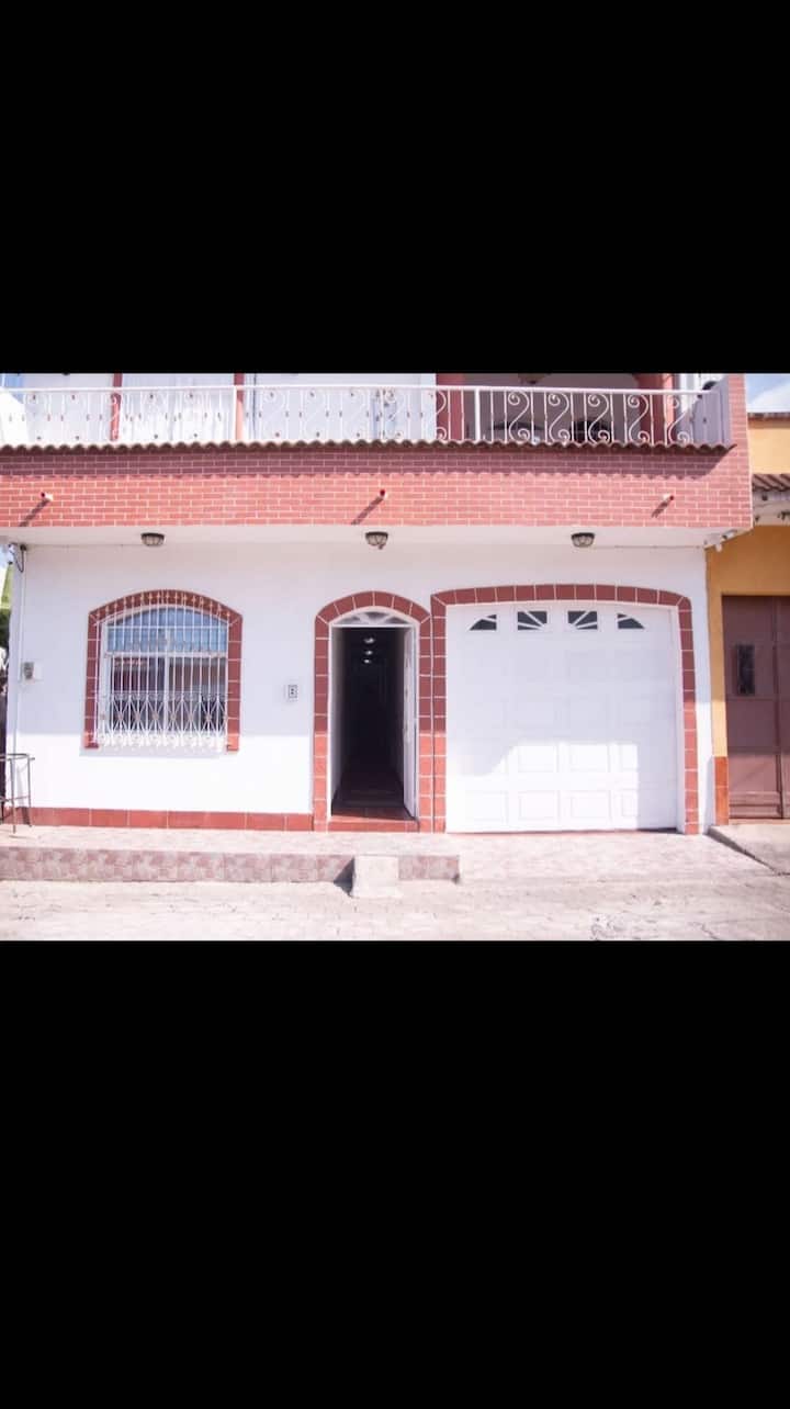 Amplio Alojamiento/ 25 Personas - Esquipulas