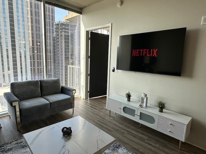 Glass Condo In The Midtown Skyline - Atlanta, GA