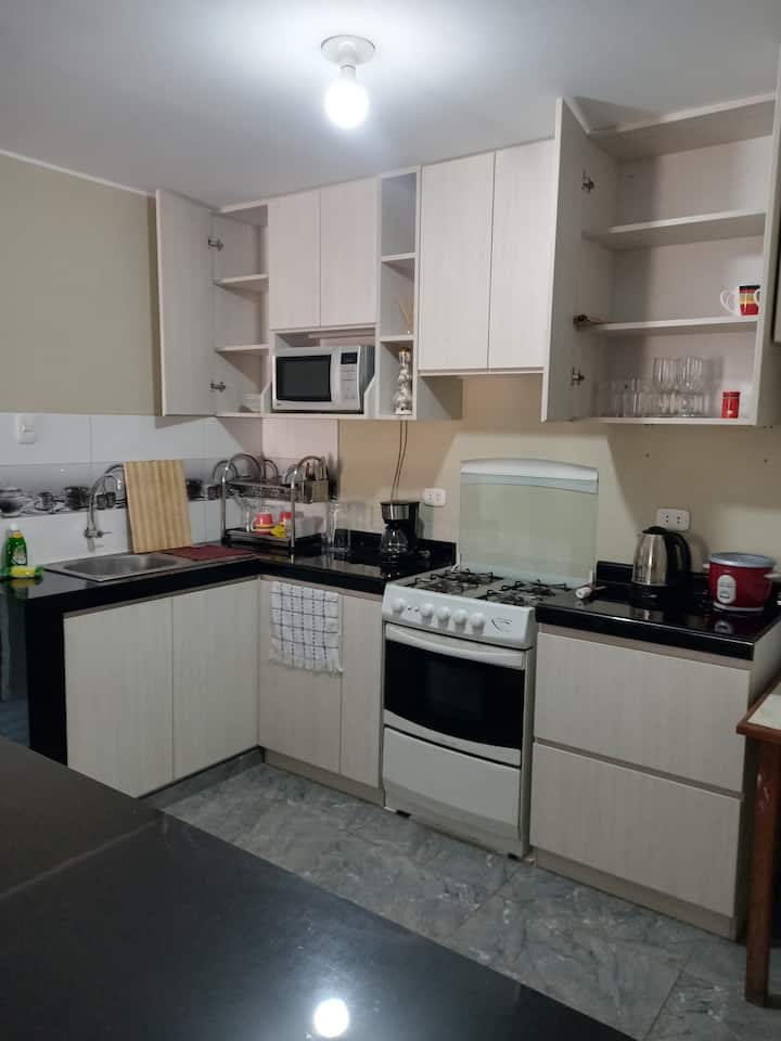 Alojamiento, Primer Piso Amoblado (Ica) - Ica