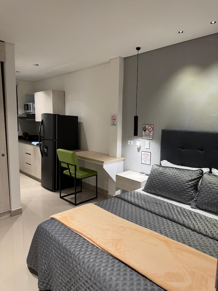Loft, Fast Wifi, Cerca A Laureles, Unicentro Mall - Medellín, Colombia