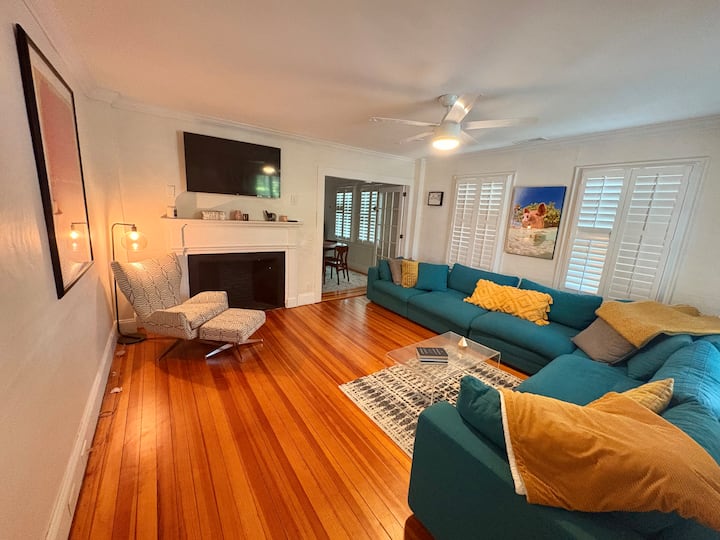 Chic Historic Home Apartment - Bristol, RI
